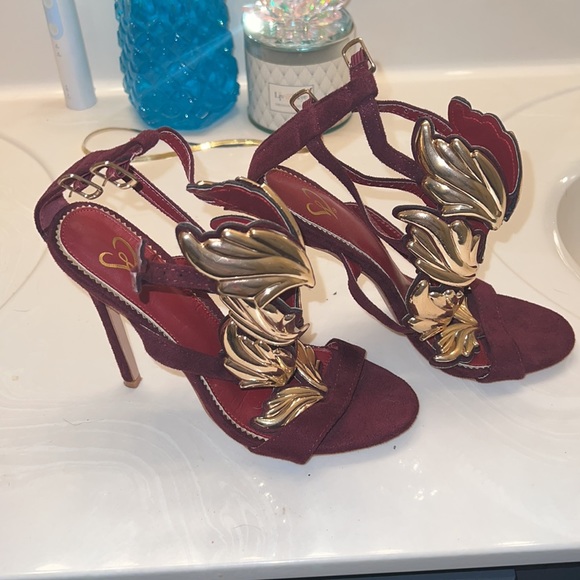 Windsor | Shoes | Windsor Angel Wing Heels | Poshmark